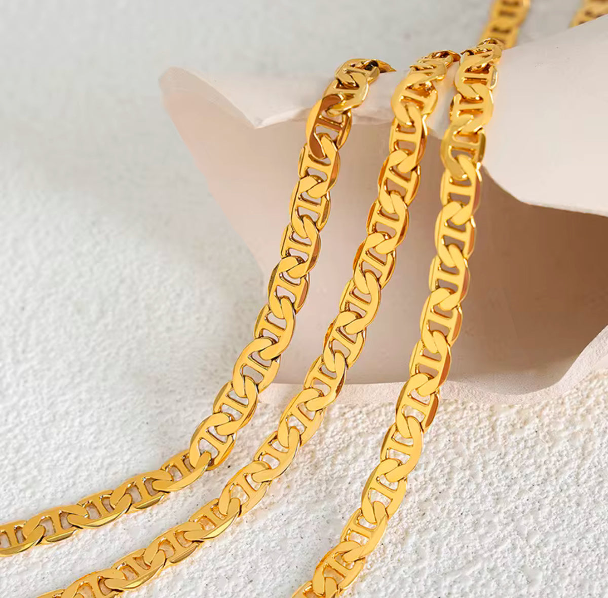 Thai Chain | Alexis Alizé